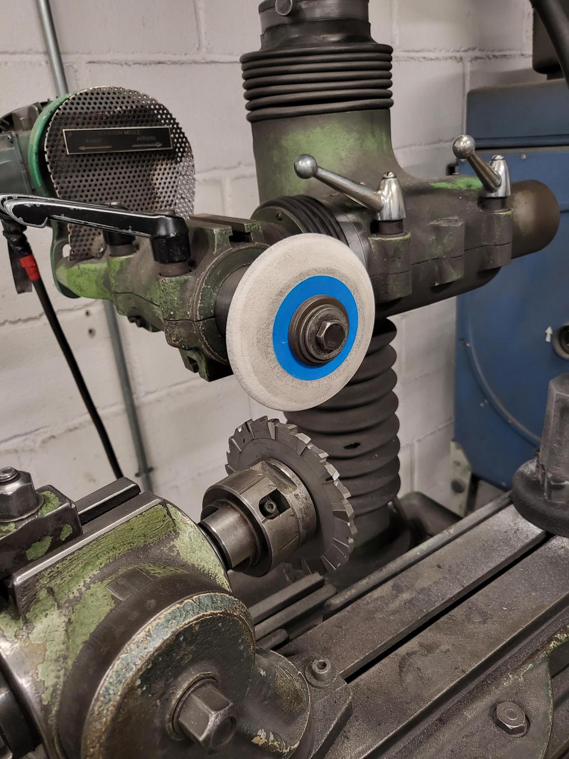 Affutage métaux Ingre, Forgeage, Broyeur, Affutage couteaux, Affûtage de rotor, Rectification ...