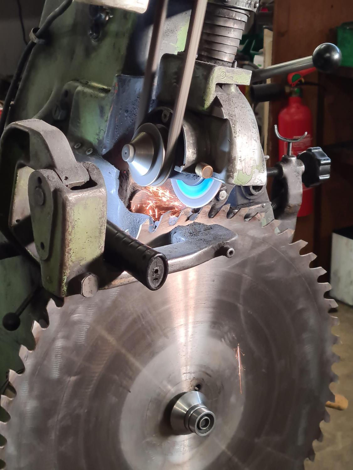 Affutage métaux Ingre, Forgeage, Broyeur, Affutage couteaux, Affûtage de rotor, Rectification ...